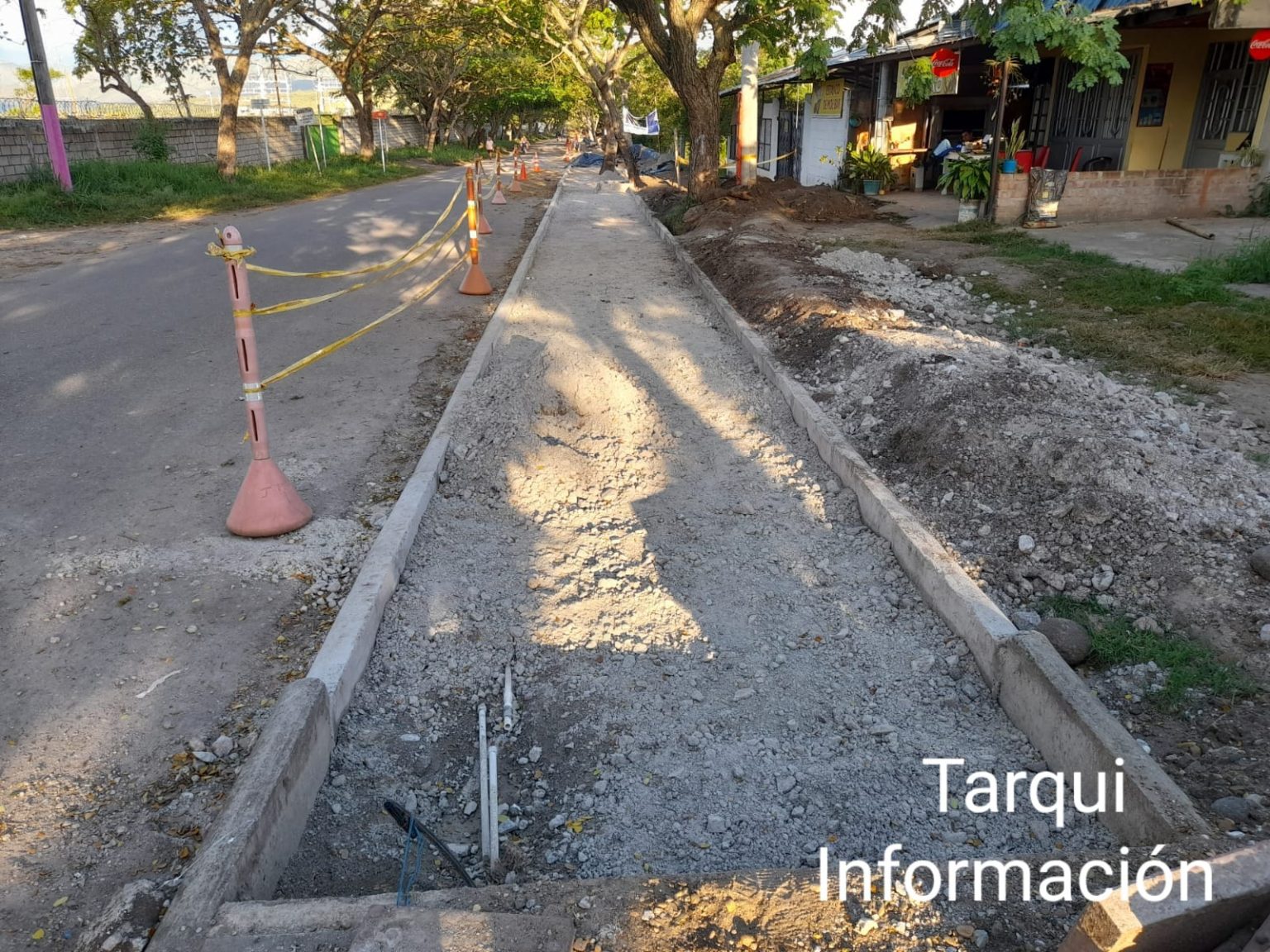 AVANZA CONSTRUCCIÓN DE SENDEROS PEATONALES